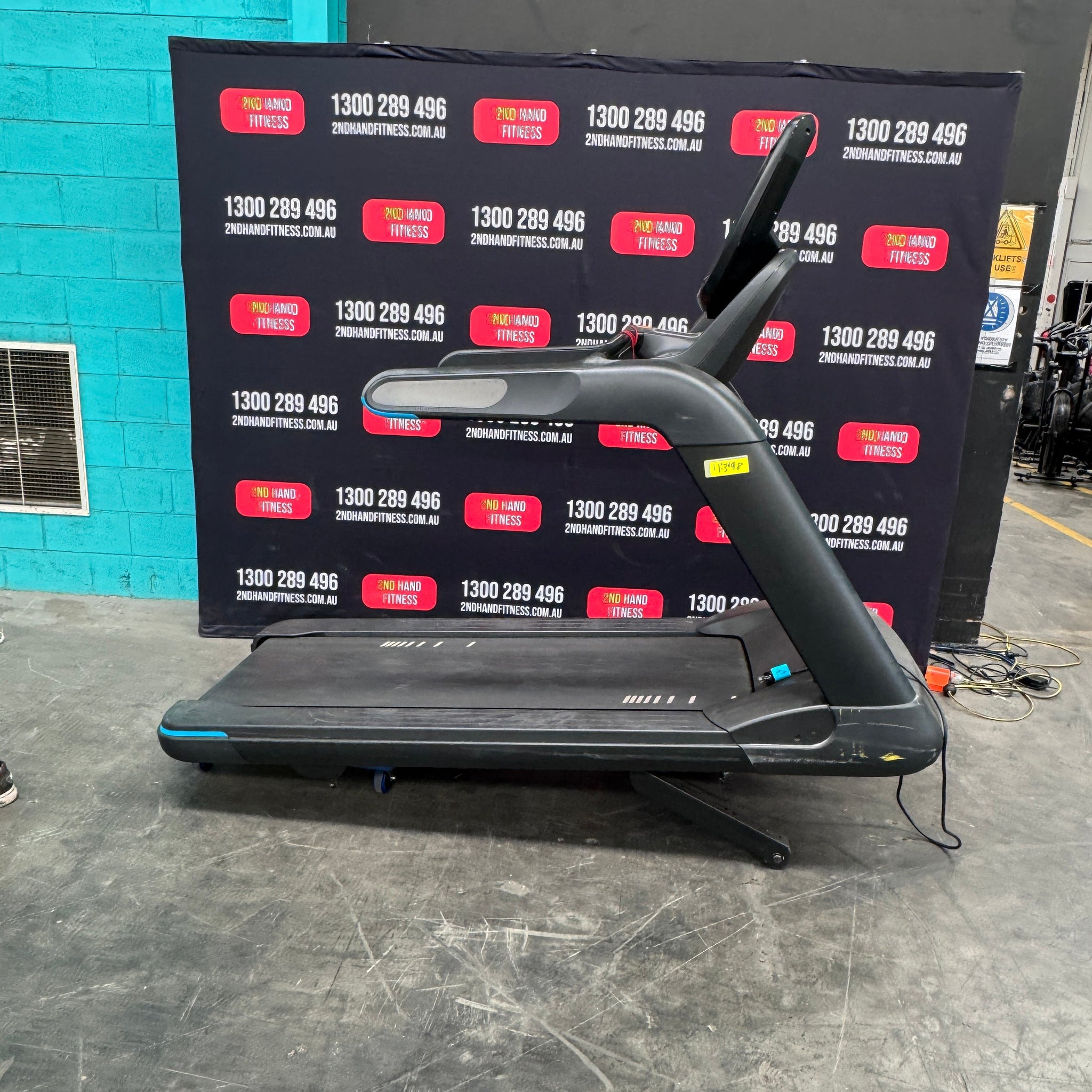 Precor TRM 885 P82 Treadmill